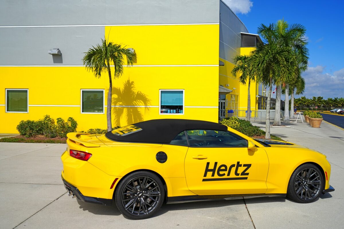 Bon plan automobile : Hertz brade sa flotte de voitures électriques