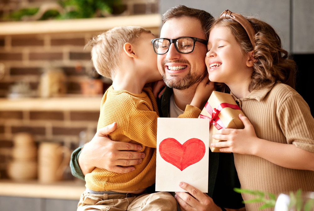 Cadeaux de fête des pères qui touchent le cœur