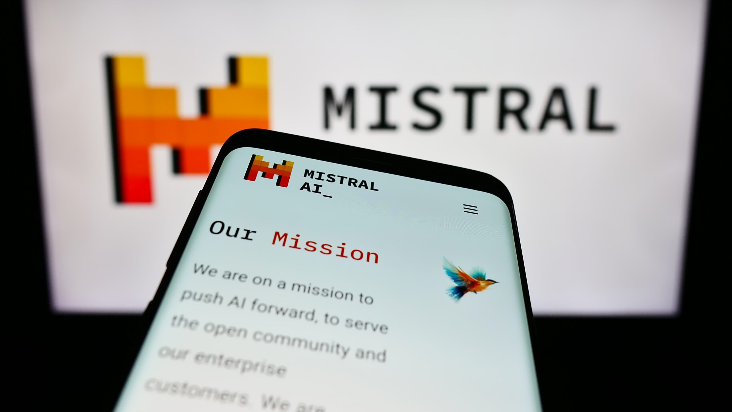 Mistral AI : une levée historique de 600 millions d'euros pour la ...