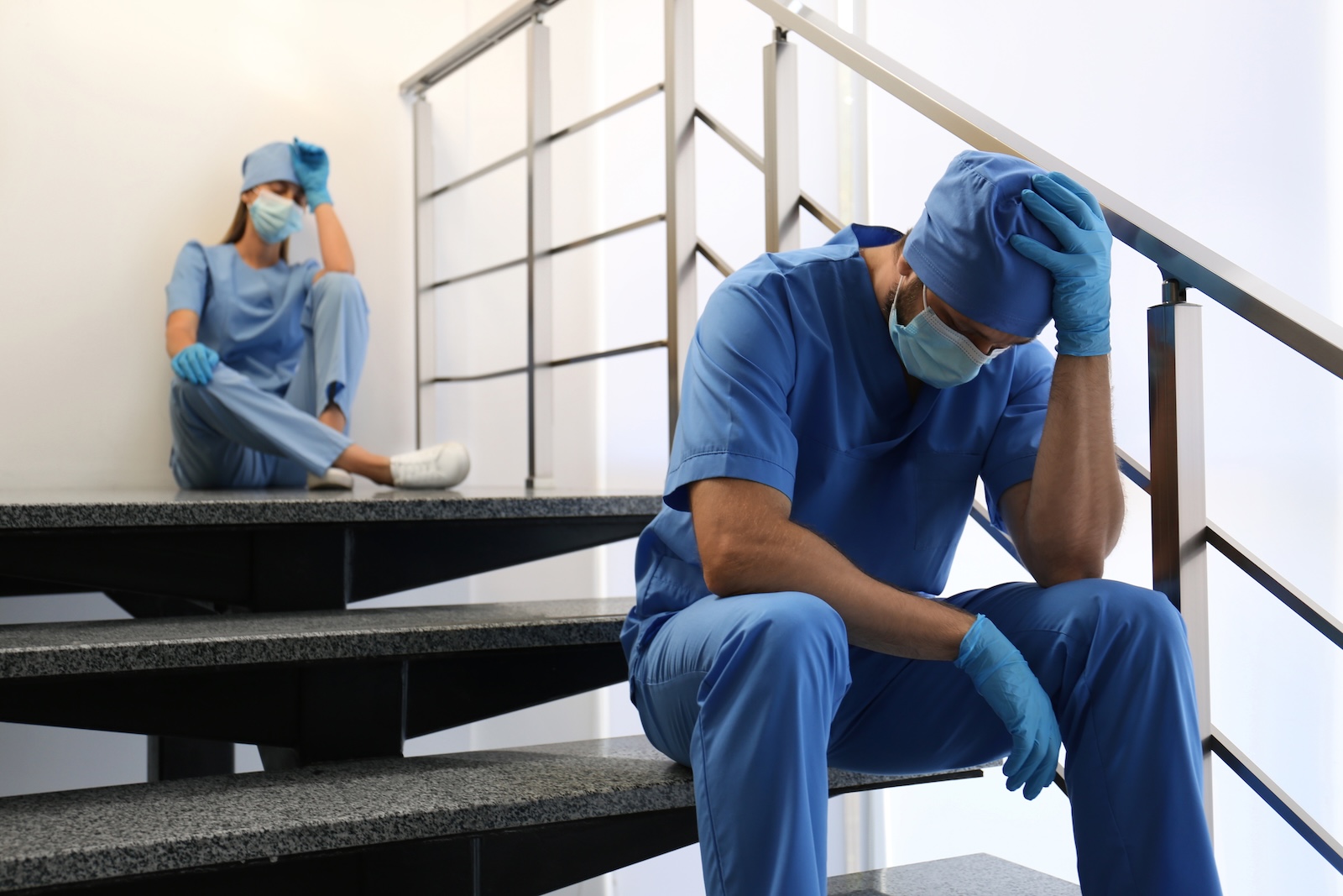 Hôpital public : après la crise sanitaire, comment retenir les soignants