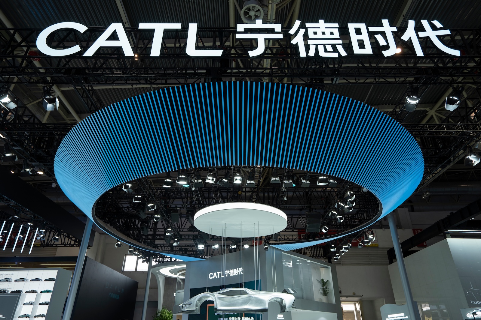 CATL lance la batterie échangeable qui pourrait transformer la voiture ...